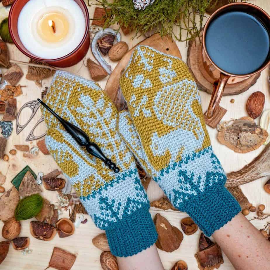 Winter Wheat Flat Crochet Mittens - Free Pattern