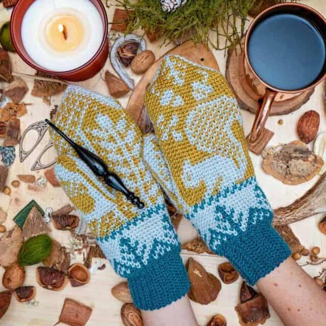 Winter Wheat Flat Crochet Mittens - Free Pattern