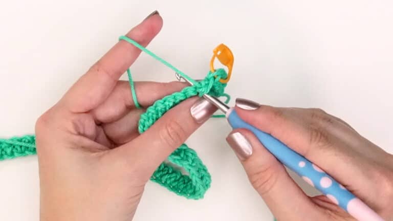 How To Do The Extended Single Crochet Stitch (esc) In 4 Easy Steps ...