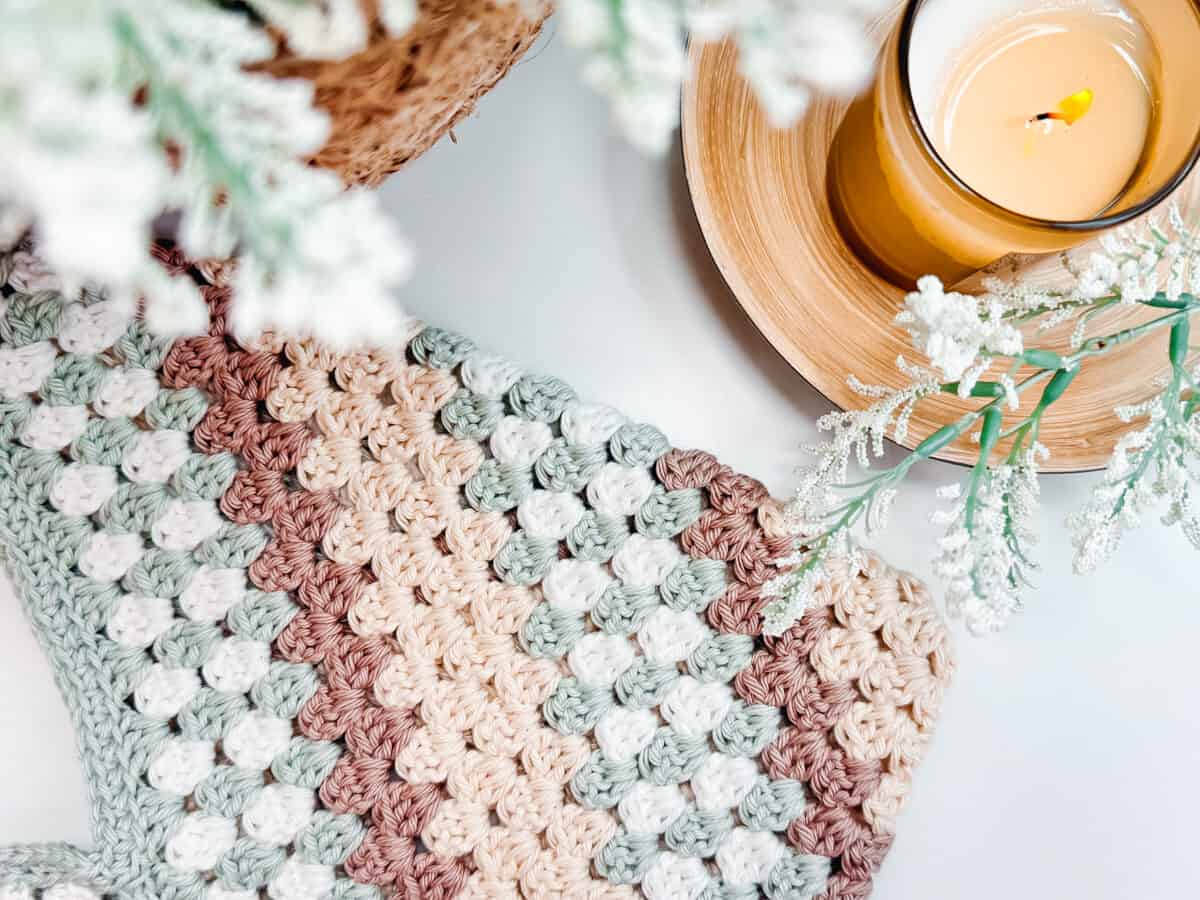 Easy Granny Rectangle Crochet Bag - Free Pattern