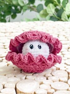 Wheat Stitch Clam – Free No-Sew Amigurumi Crochet Pattern